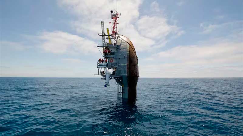 Cómo es el barco gigante que flota de forma vertical - #Especiales