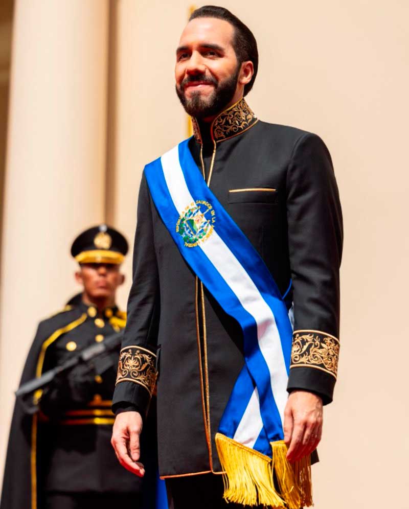 El llamativo traje de Bukele que pone en discusión el protocolo en su ...